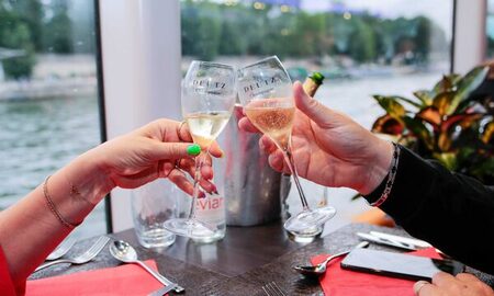 The best Seine River Dinner Cruise in Paris • Come to Paris