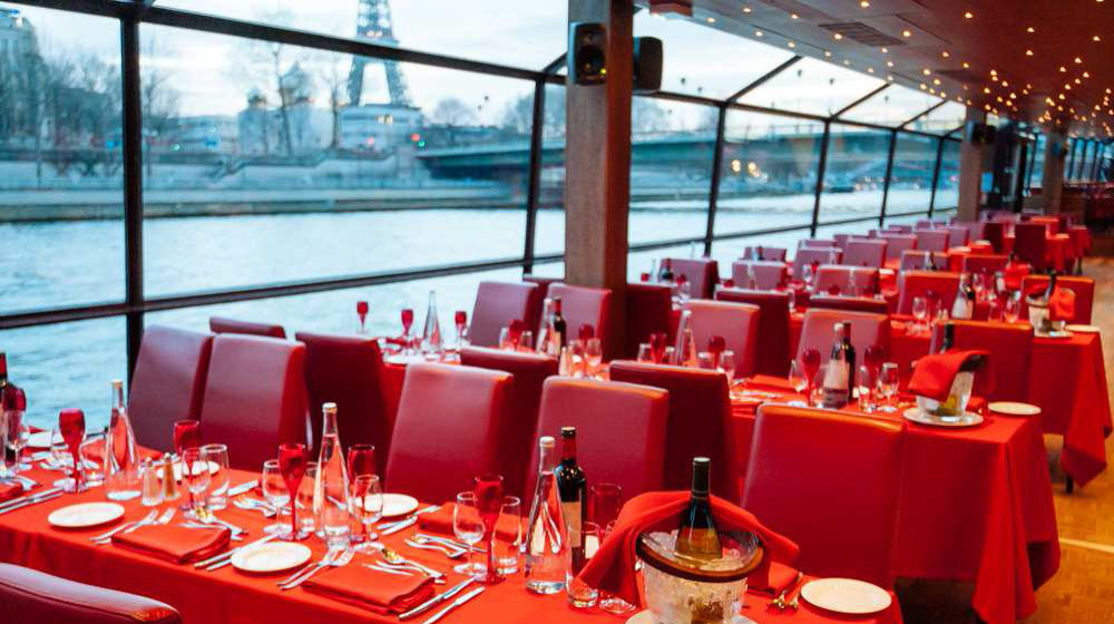 Boat rental in Paris - La Patache des Bateaux Mouches • Come to Paris