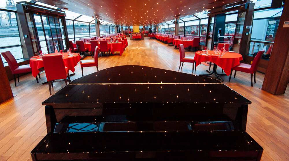 Boat rental in Paris - La Patache des Bateaux Mouches • Come to Paris