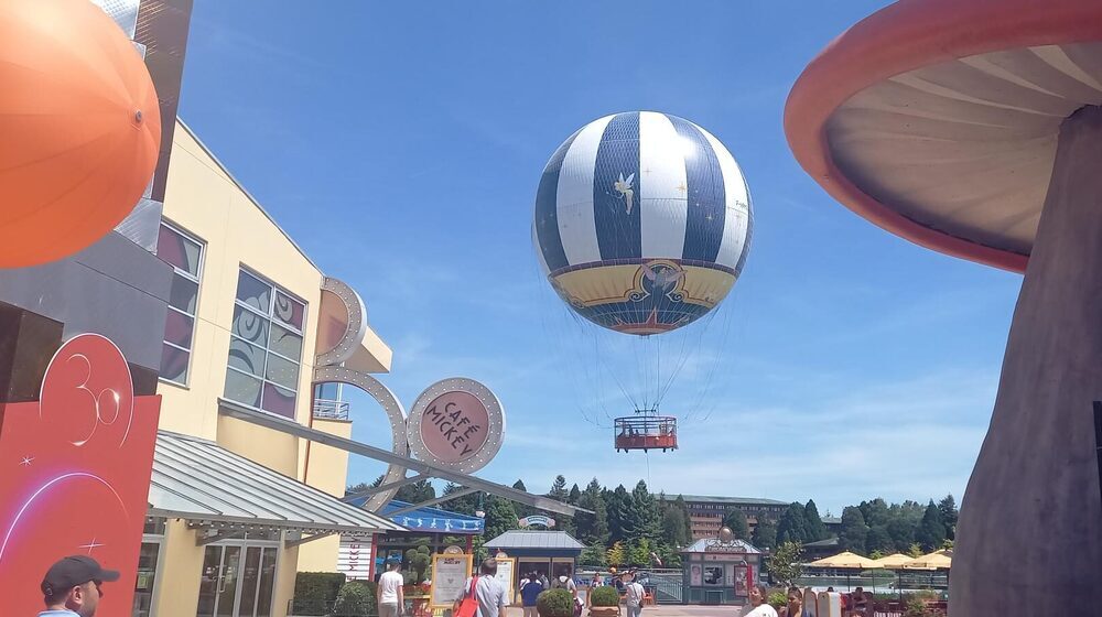 Ballon PanoraMagique Village Disney • Infos, Prix et Réservation