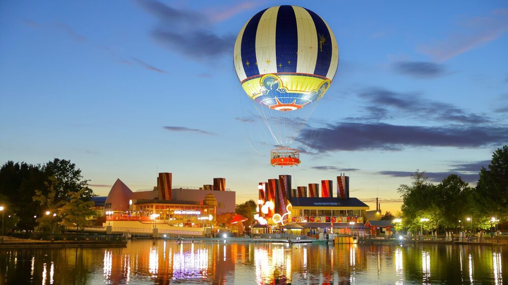 Ballon PanoraMagique Village Disney • Infos, Prix et Réservation