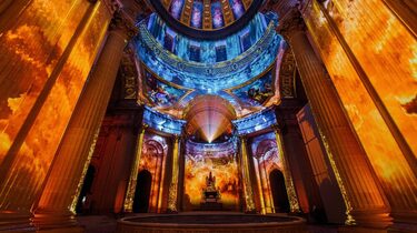 AURA INVALIDES immersive experience at the Invalides in Paris ...