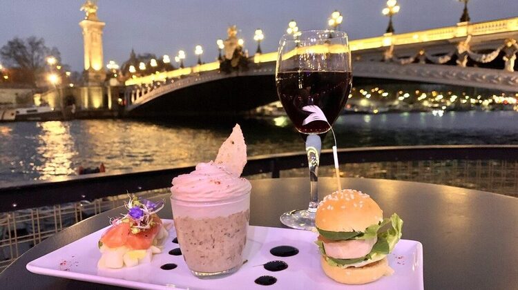 Dîner-Croisière à Paris à bord de la Péniche Tosca • info tarifs et ...