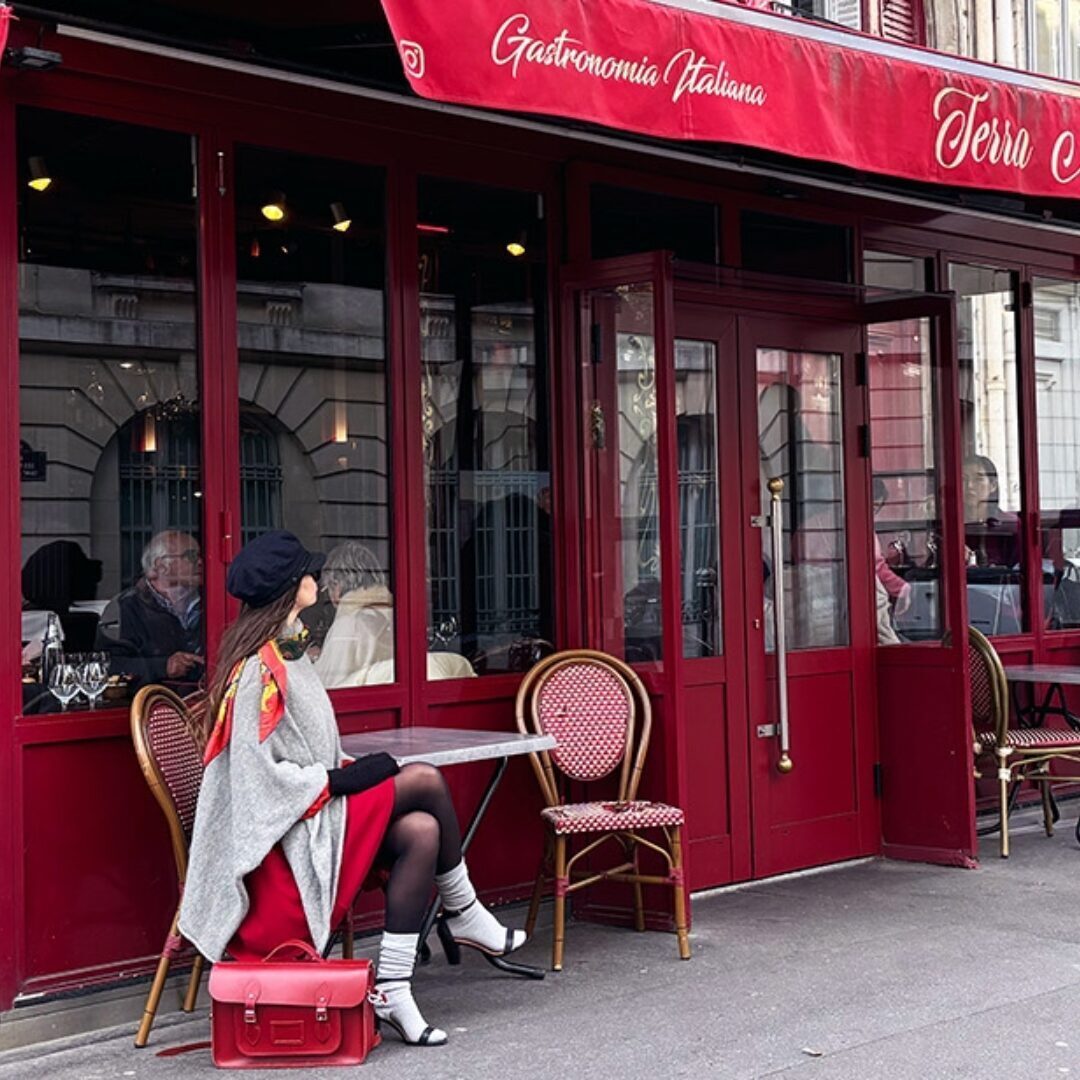 Guided tour "In Emily's Footsteps in Paris" • Prices and bookings