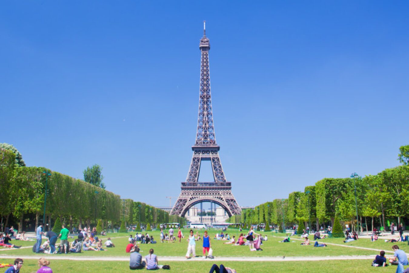 Où faire la fête à Paris le soir ? Guide des meilleures adresses • Come ...