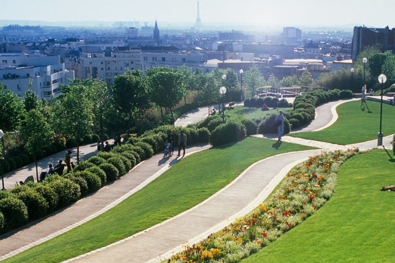 Driving to Paris: complete guide and practical tips