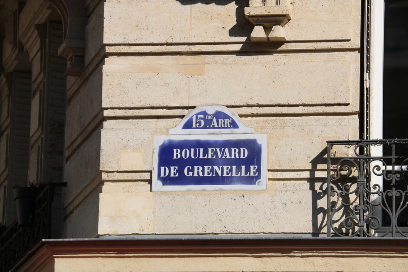 Rue de Charonne à Paris : Histoire et Accès 2025