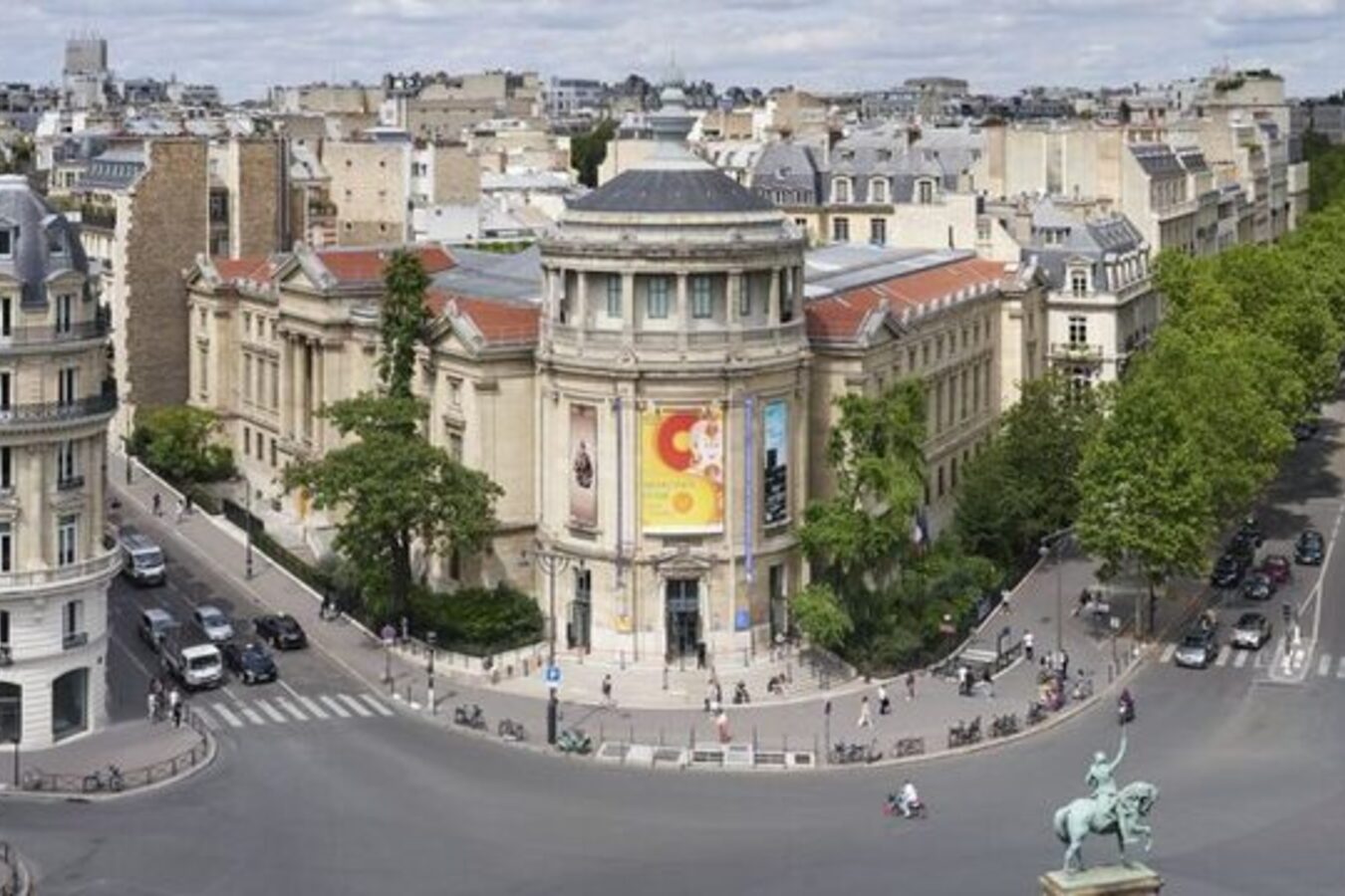 The best shops on the Champs-Élysées to discover! • Come to Paris